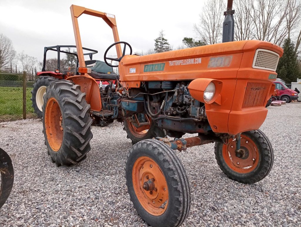 Trattore FIAT 300 R - Trattori Pellegrini