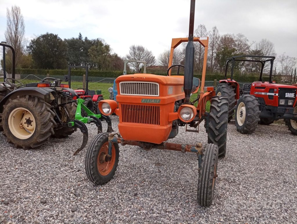 Trattore FIAT 300 R - Trattori Pellegrini