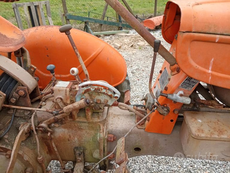 Trattore FIAT 211 R - Trattori Pellegrini