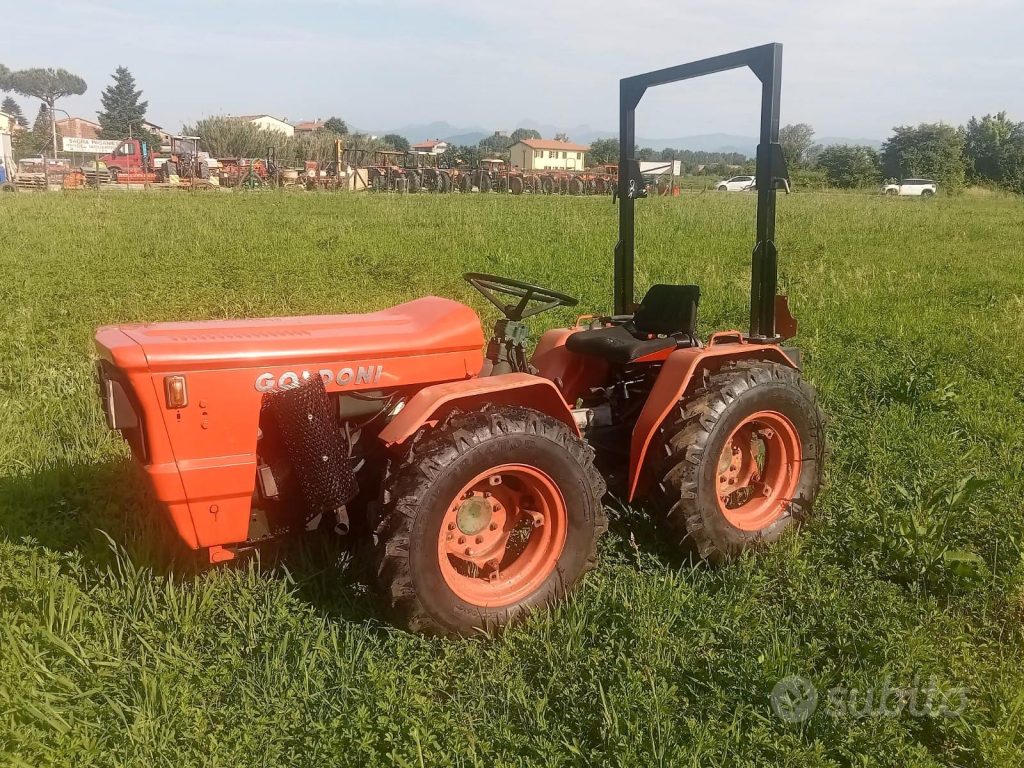 Trattore GOLDONI UNIVERSAL 230 - Trattori Pellegrini