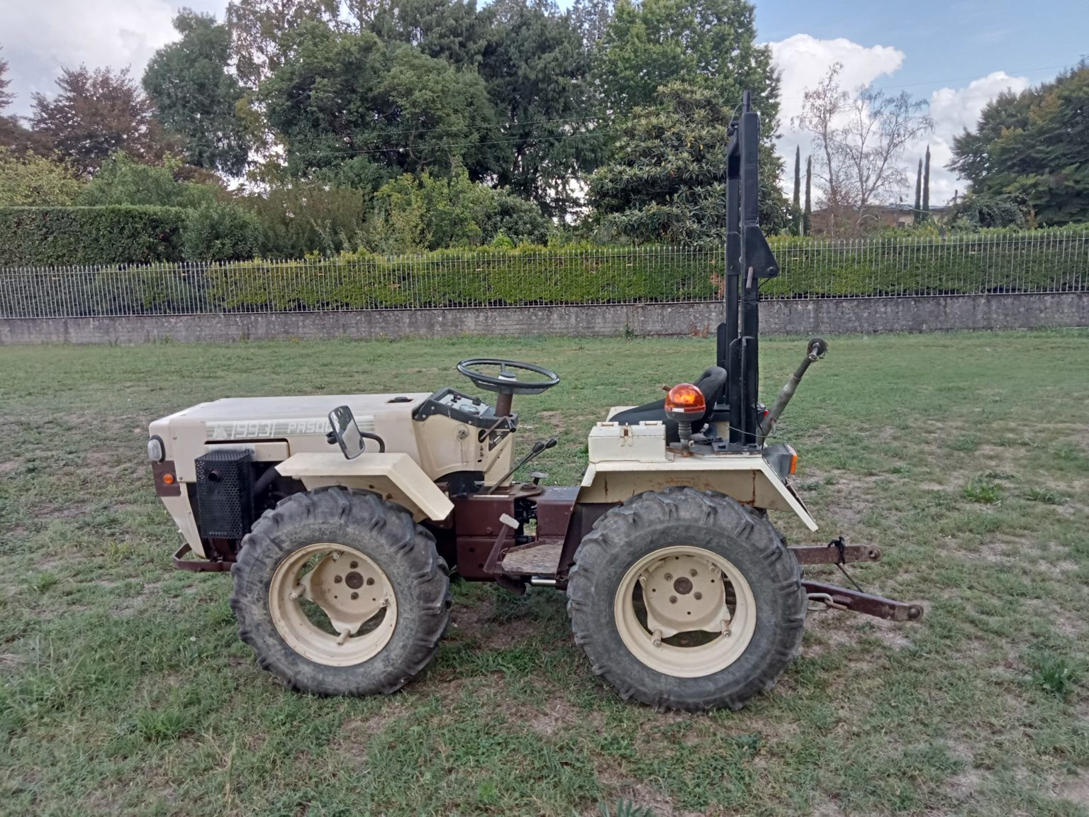 Trattore PASQUALI 26 cv - Trattori Pellegrini