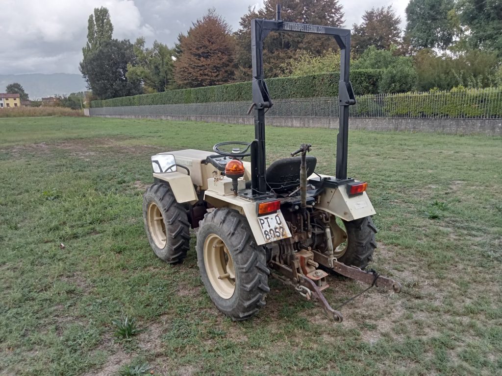 Trattore PASQUALI 26 cv - Trattori Pellegrini