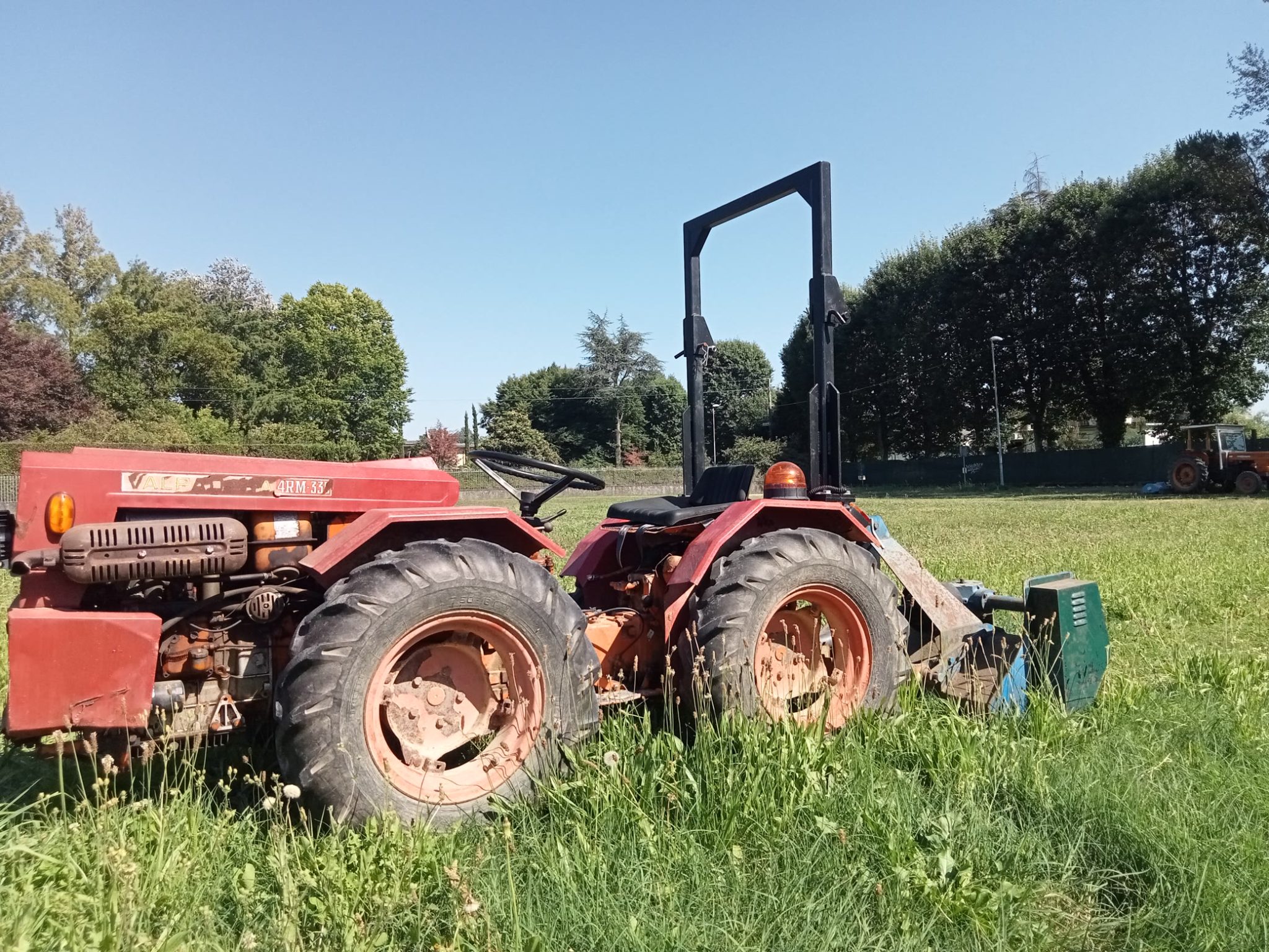 Trattore VALPADANA 33 cv con Trincia - Trattori Pellegrini